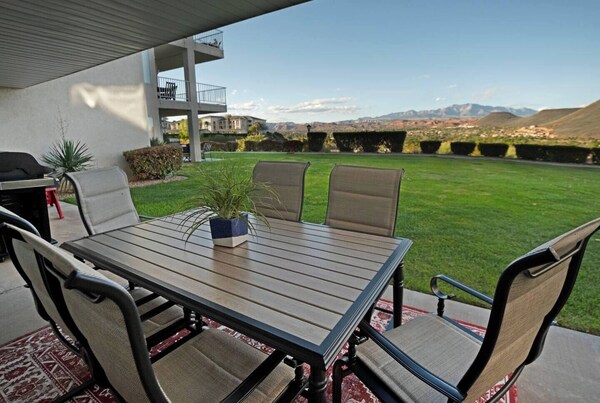 Las Palmas Resort: 3 Br, Hot Tub, Pool, Parking - St. George