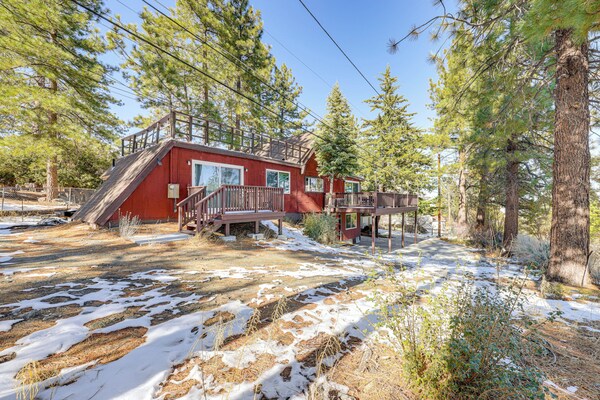 Wraparound Deck & Grill: Wrightwood Cabin Near Pct - Mount Baldy, CA
