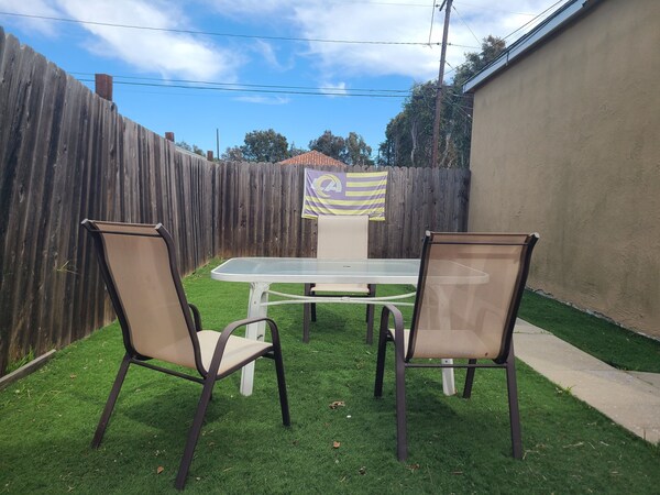 Cozy Cottage, 2-bedroom Duplex In Delightful Beach City With Wifi, Ac - Los Angeles, CA