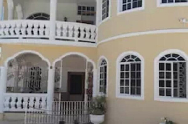 Delade-rose Guest House Room# 12, 100.00 P/ Night - Negril