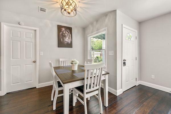 Charming 3 Bed Bungalow Family Retreat: Sleeps 6 - Atlanta, GA
