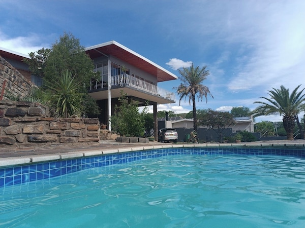 Charming Peaceful 2-bedroomed Unit With Wifi And Ac In Delightful Windhoek. - Windhoek