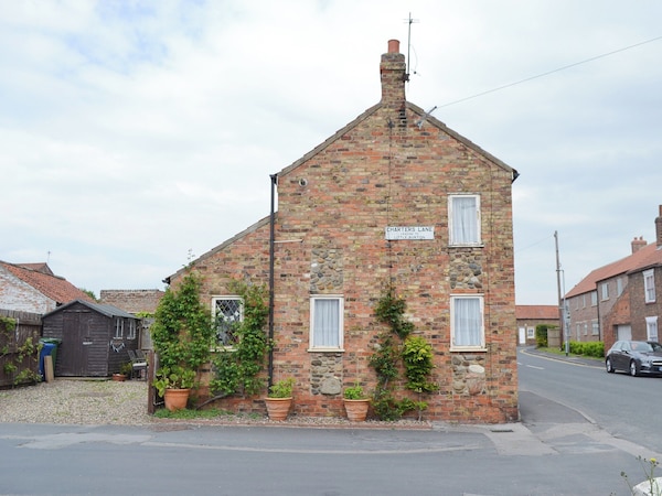2 Bedroom Accommodation In Brandesburton - Hornsea