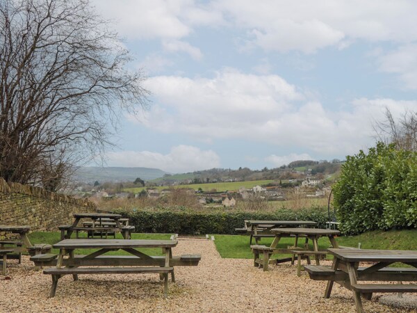Suite 1, Pet Friendly, Character Holiday Cottage In Whiteshill - Stroud