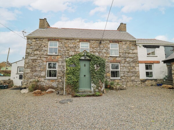 Upper Calffield Farmhouse, Pet Friendly In Haverfordwest - 헤이버포드웨스트