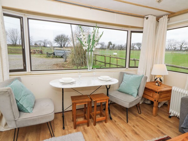 Upper Calffield Caravan, Pet Friendly, With A Garden In Haverfordwest - Pembrokeshire