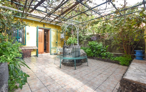 Hermosa Casa De 1 Dormitorio En. - Catania