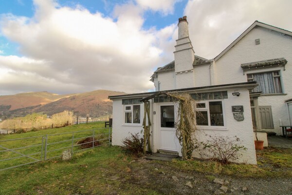 Grasmere View Grasmere -  A Cottage That Sleeps 2 Guests  In 1 Bedroom With Stunning Lake View - Elterwater