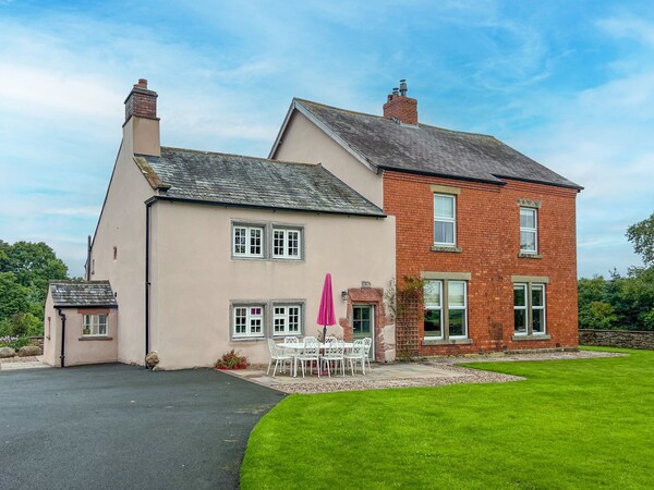 High House Cottage Southwaite -  Spacious Cottage Sleeping 6 With Hot Tub And 2 Dogs Welcome - Dumfries and Galloway