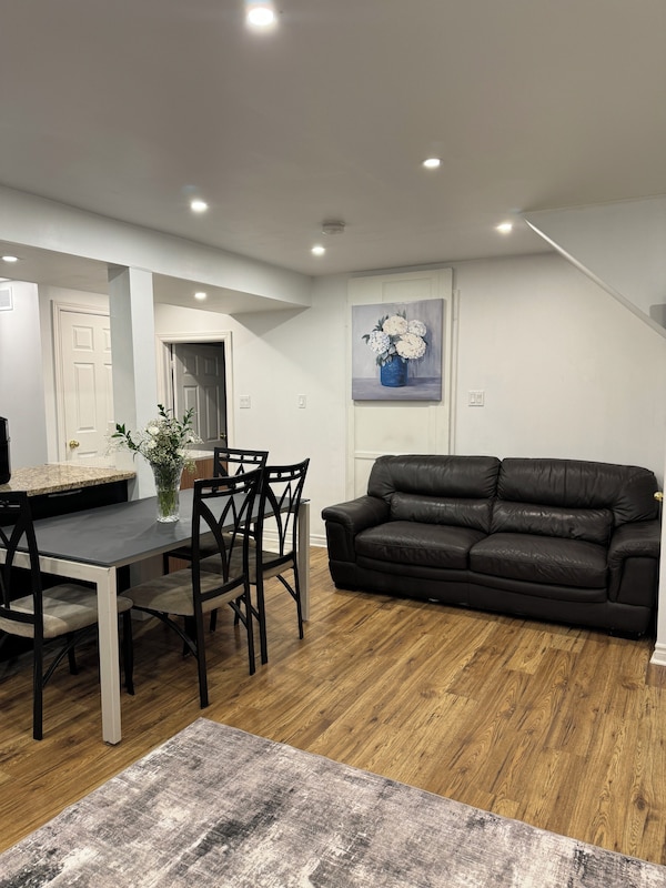 Cozy Private Basement Richmond Hill - Vaughan
