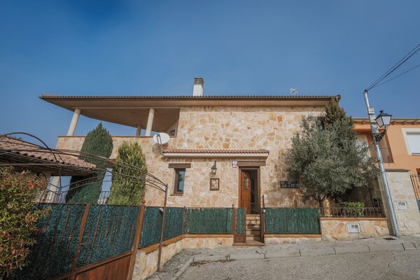 Country House 'La Panera' With Mountain View, Private Terrace And Wi-fi - Sepúlveda