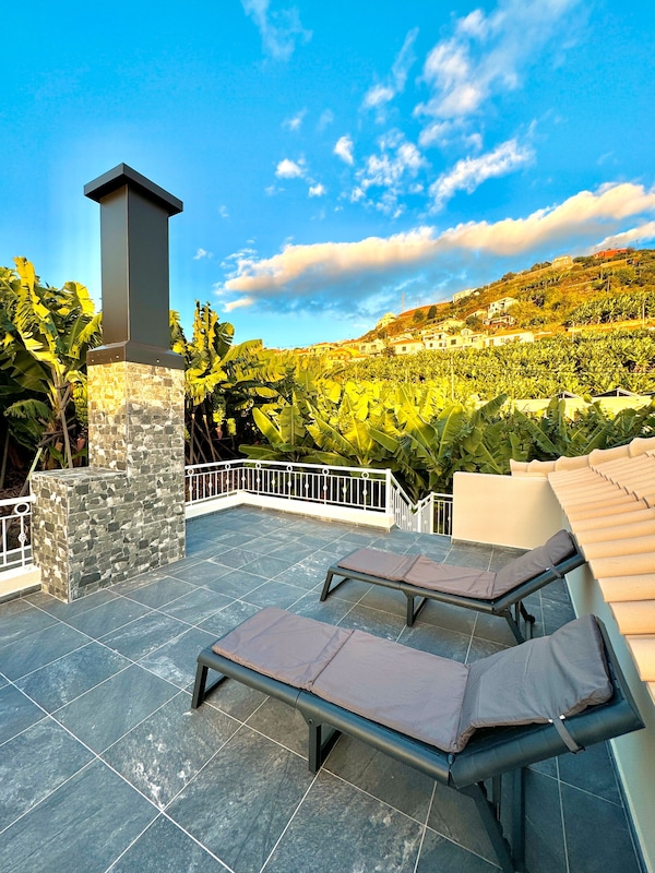 Casa De Vacaciones 'Refúgio Do Vale Verde' Con Vistas Al Mar, Terraza Privada Y Wi-fi - Ponta do Sol