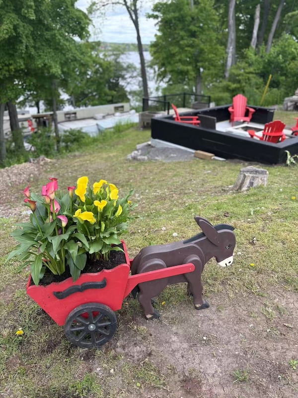 Lakefront Cottage #6 -Close To Sandbanks - Lake Consecon Resort - Prince Edward
