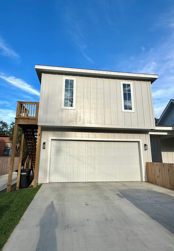 Modern Carriage House In East Hill - Pensacola, FL