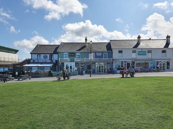 3 Bedroom Accommodation In Westward Ho - Instow