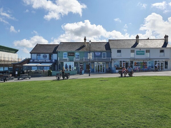 3 Bedroom Accommodation In Westward Ho - Instow