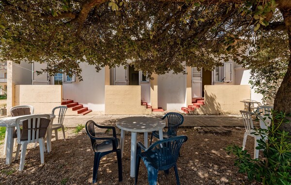 Lovely Apartment In Povljana With Wifi - Vir