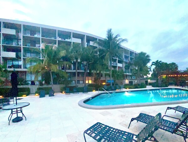Waterfront Boutique Resort Pad - West Palm Beach, FL