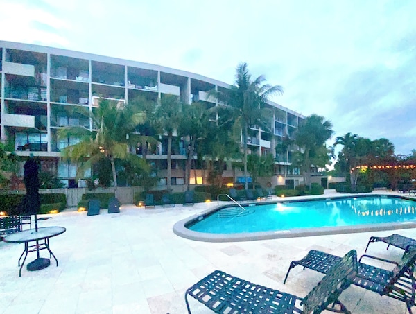Waterfront Boutique Resort Pad - West Palm Beach, FL