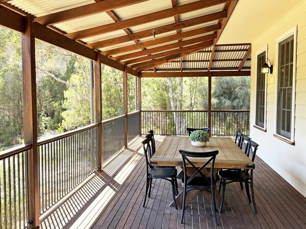 Rivendell House: Bushland Homestead, Pet Friendly - Ocean Beach