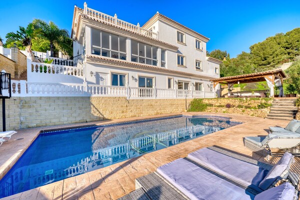 3077 Luxury Villa With Pool And Views In Elviria, Marbella - Marbella