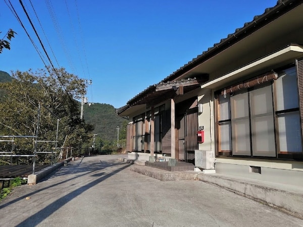 Summer Only A Quiet Isolated Private Lodge Surrounded By The Sounds Of Nature  / Shikokuchuo Ehime - Japan