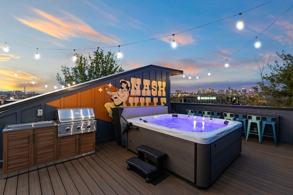 Summer Hot Tub, Rooftop Decks, Game Zone Near Geodis Park And Downtown - Nashville, TN
