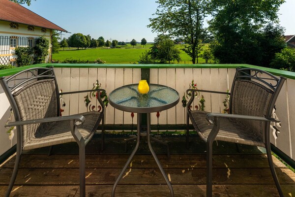 Ferienwohnung 2, 70qm, 1 Schlafzimmer, Balkon - Breitbrunn am Chiemsee