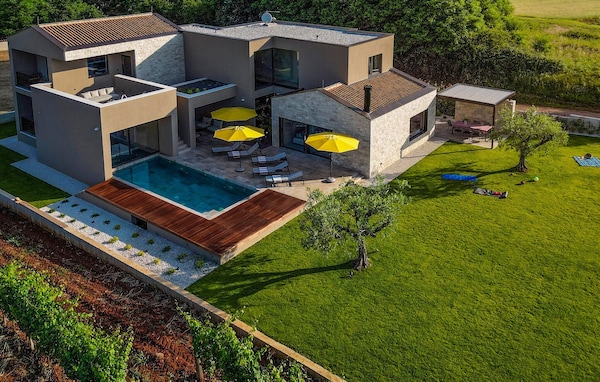 Stunning Home In Kastelir With Sauna - Motovun