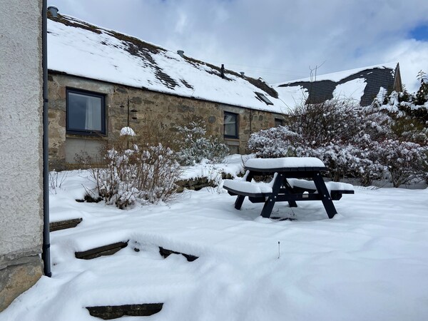 Corrie Cottage -Stunning Mountain Escape In Speyside & The Caringorms - Moray
