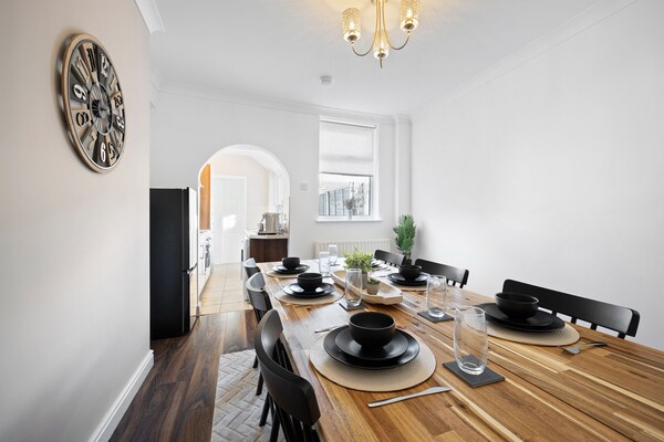 Perfect Home For Contractors & Families With Free Parking - 林肯