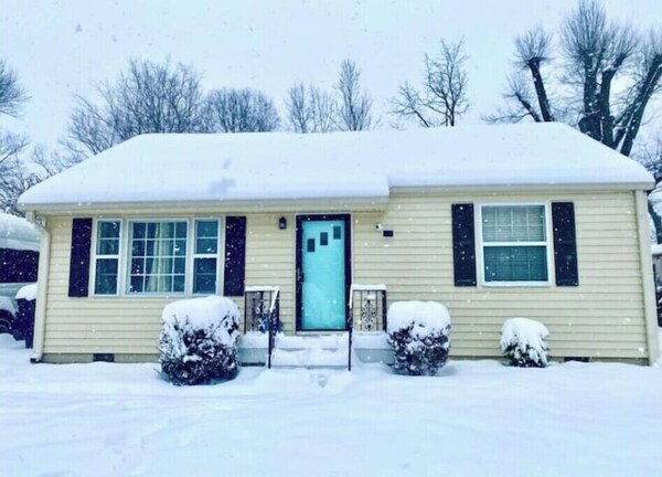 Cozy Donelson Cottage - Nashville, TN