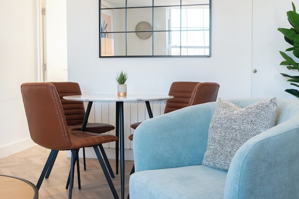 Elevate Your Stay: Chic 1-bed Flat With Kitchen - Camber Sands