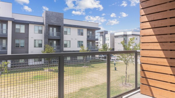 Charming 1bedroom Apartment In Fort Worth With Ac, Fitness Room, Pool Table,wifi - Fort Worth