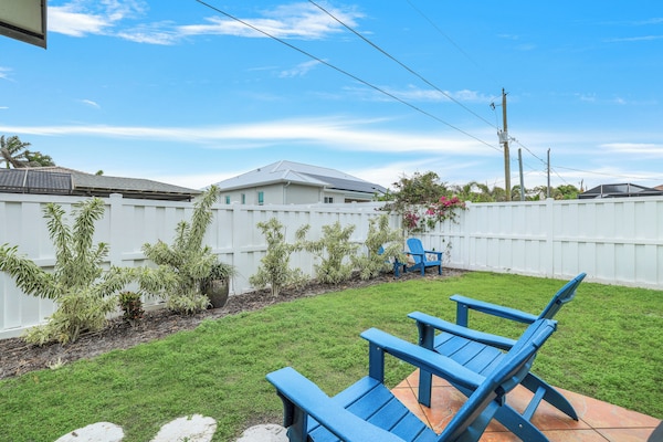 Coastal Gem - 1 Mile To The Beach - Newly Updated 3 Bedroom Plus Den - No Pool - Bonita Springs, FL