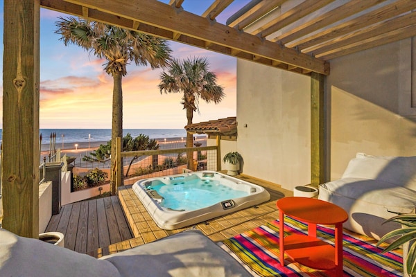 Beachfront | Pool | Hot Tub - Texas City