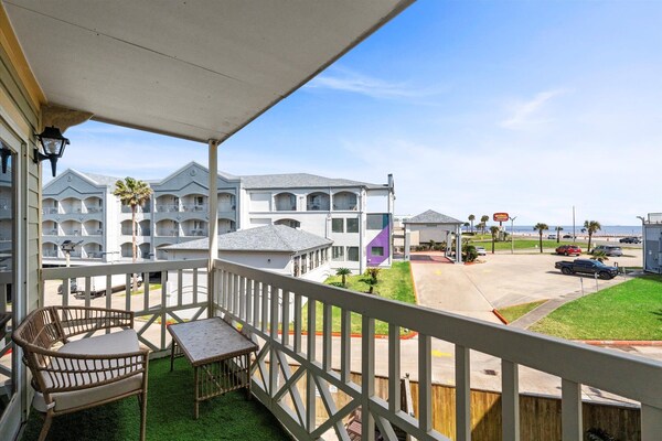 Pool | Hot Tub | Sleeps 5 - Schlitterbahn Waterpark Galveston, Galveston