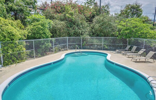 Kona Mansions | Ocean Views & Amenities! - Kailua-Kona, HI