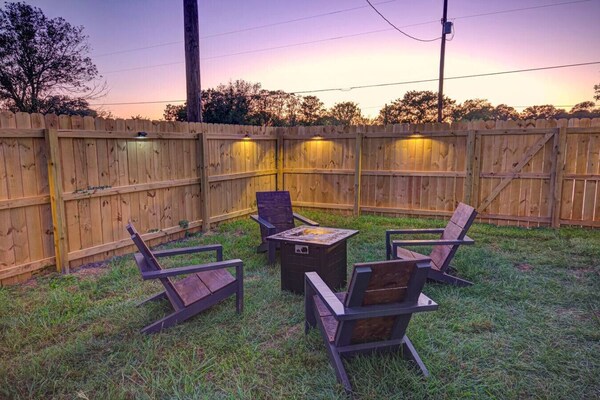 Cedar Lodge At Little Ranches 5 Min To Square - Wimberley, TX