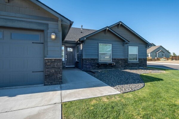 Large Home, Garage, Large Fenced Yard #6218 - Richland, WA