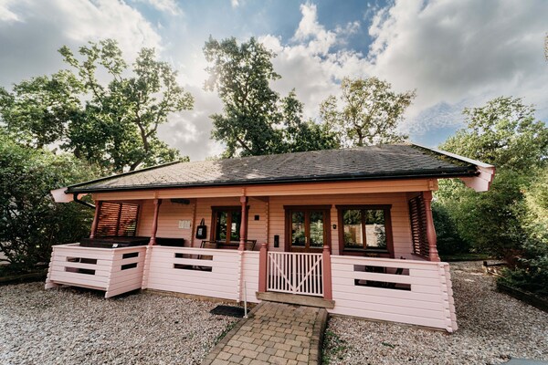 Floral Lodge 4 Great Ayton Yorkshire - Sleeps 4 Guests  In 2 Bedrooms - Stockton-on-Tees