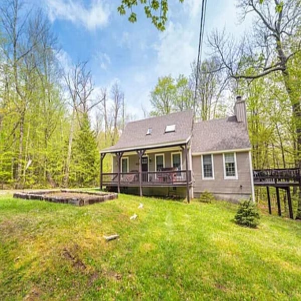 Snow Owl Chalet - Dover, 4-bd 3-bth - 10 Min. - Mt Snow! Saltwater Hot Tub! - Vermont