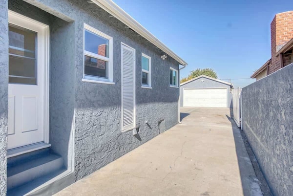Southbaysunshine Coastal Cottage By Beach - Los Angeles, CA