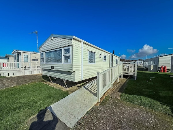 Charming Caravan At Manor Park, Nearby Hunstanton Beach In Norfolk Ref 23035c - Hunstanton