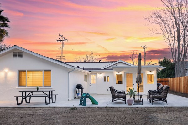 Central Thousand Oaks Retreat Close To Shops & Eats! - Simi Valley, CA