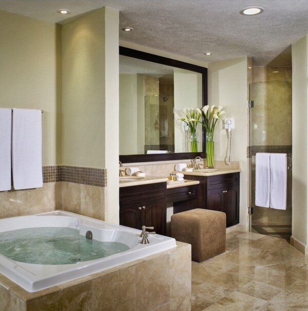 Large Cozy 1-bedroom Resort With Ac, Free Wifi, All Inclusive Optional - Cancún
