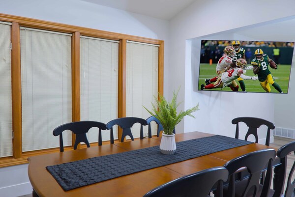 Green Bay Getaway, Family Friendly, Walk To Lambeau - グリーン・ベイ, WI