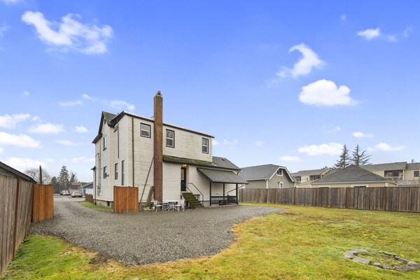 1st Floor In Duplex Chic 1br Close To Ski Resorts & Mt. Rainier - 에눔클로