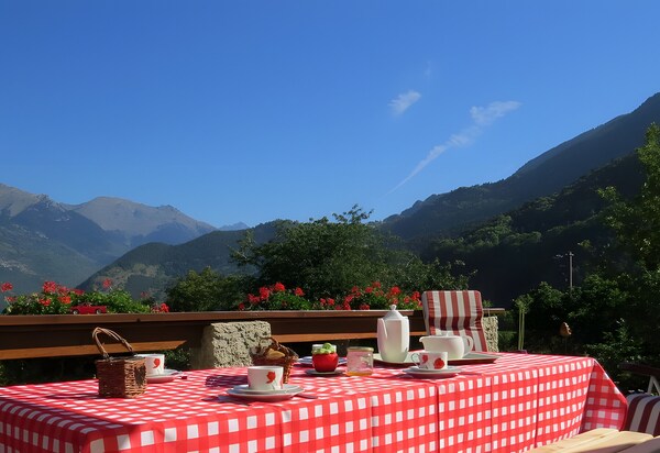 Maison De Vacances "Valentine" Avec Vue Sur Les Montagnes, Terrasse Privée Et Wi-fi - Courchevel 1850