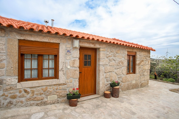Casa Rural 'Casa Do Avô - Alojamento Sortelha' Con Jardín Privado, Wi-fi Y Aire Acondicionado - Sabugal